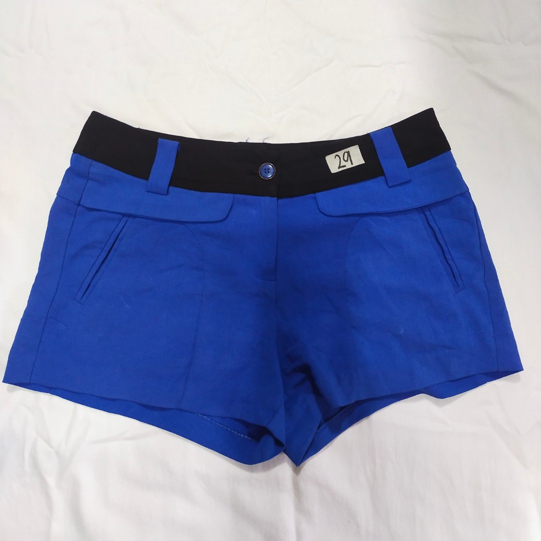 ZIPPER SHORT SIZE 29, Women's Fashion, Bottoms, Shorts on Carousell