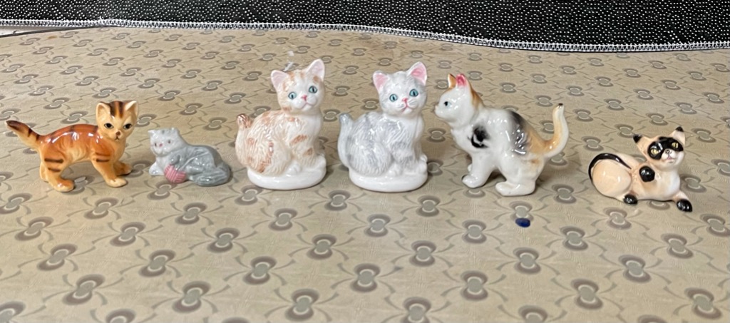 6pcs Small Cat Figurine, Hobbies & Toys, Memorabilia & Collectibles ...