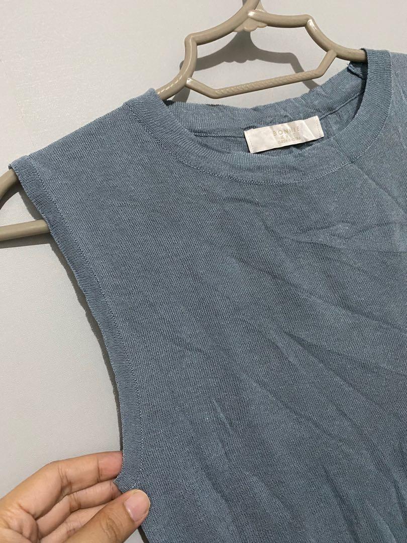 Closed Neck Sleeveless, Women's Fashion, Tops, Sleeveless on Carousell