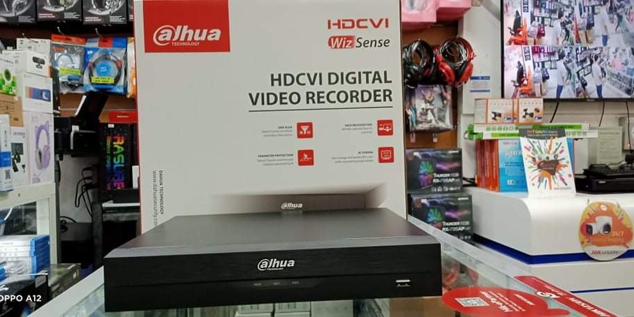 DHUA DVR 8CH UP TO 5MP W/BUILT IN AUDIO, Furniture & Home Living ...