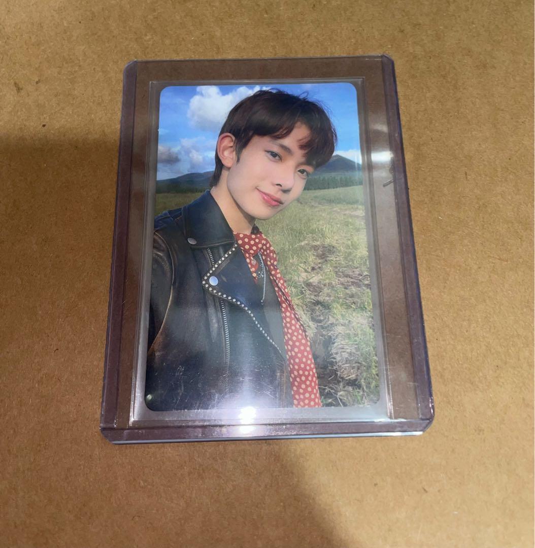 Heeseung smiley dawn photocard, Hobbies & Toys, Memorabilia ...