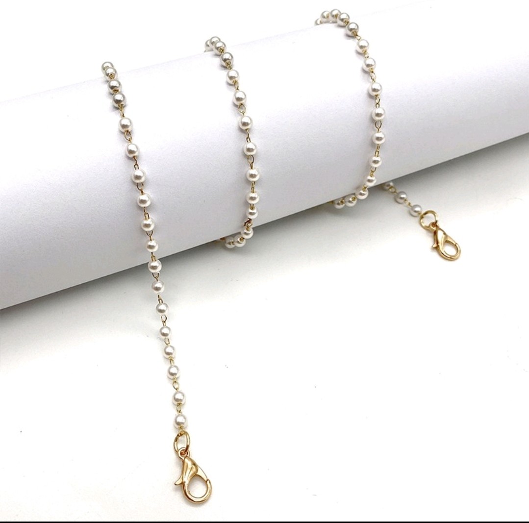Mask Chain (White), Health & Nutrition, Face Masks & Face Shields on ...