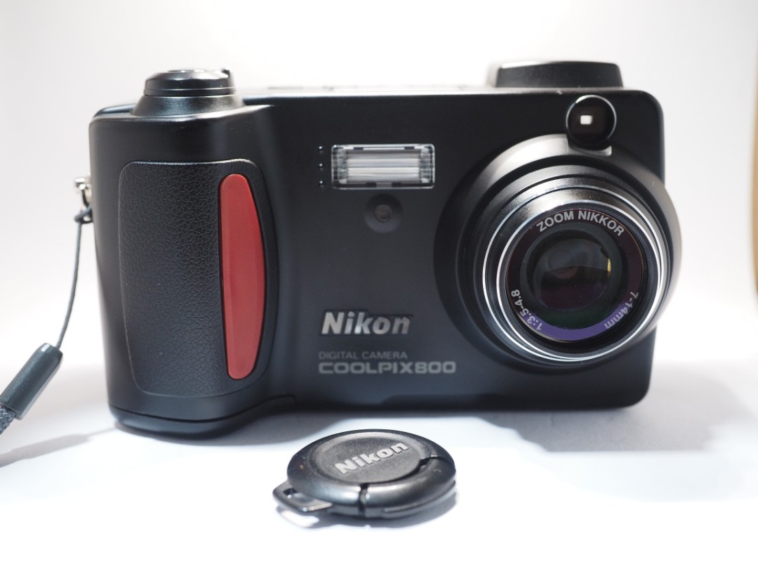 Nikon Coolpix 800 (circa 1999), Photography, Cameras on Carousell