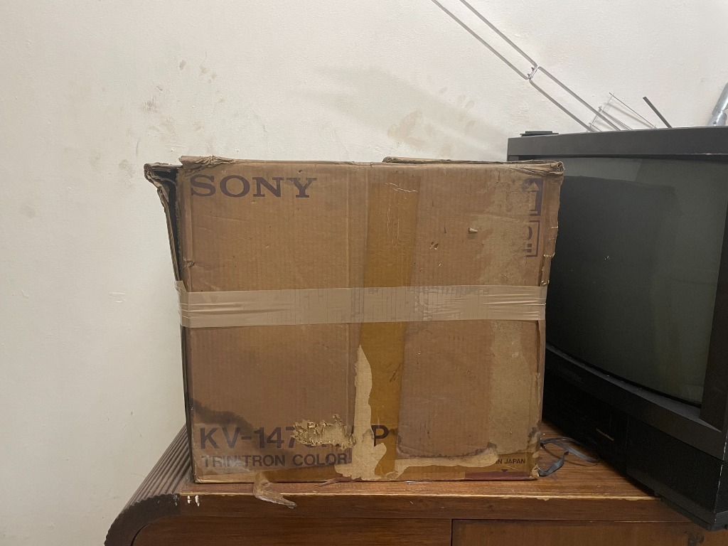 Sony T.V. 14" TRINITRON COLOR KV 147N, TV & Home Appliances, TV ...