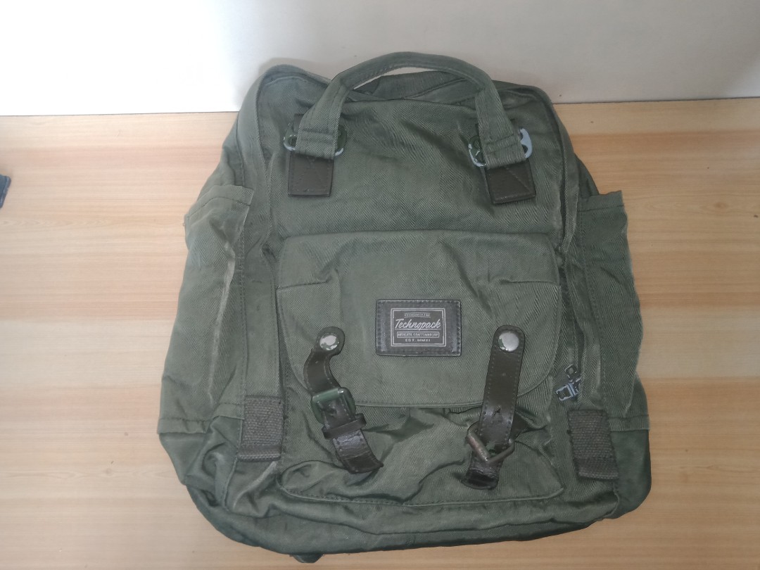 TECHNOPACK GREEN BACKPACK, Men's Fashion, Bags, Backpacks on Carousell