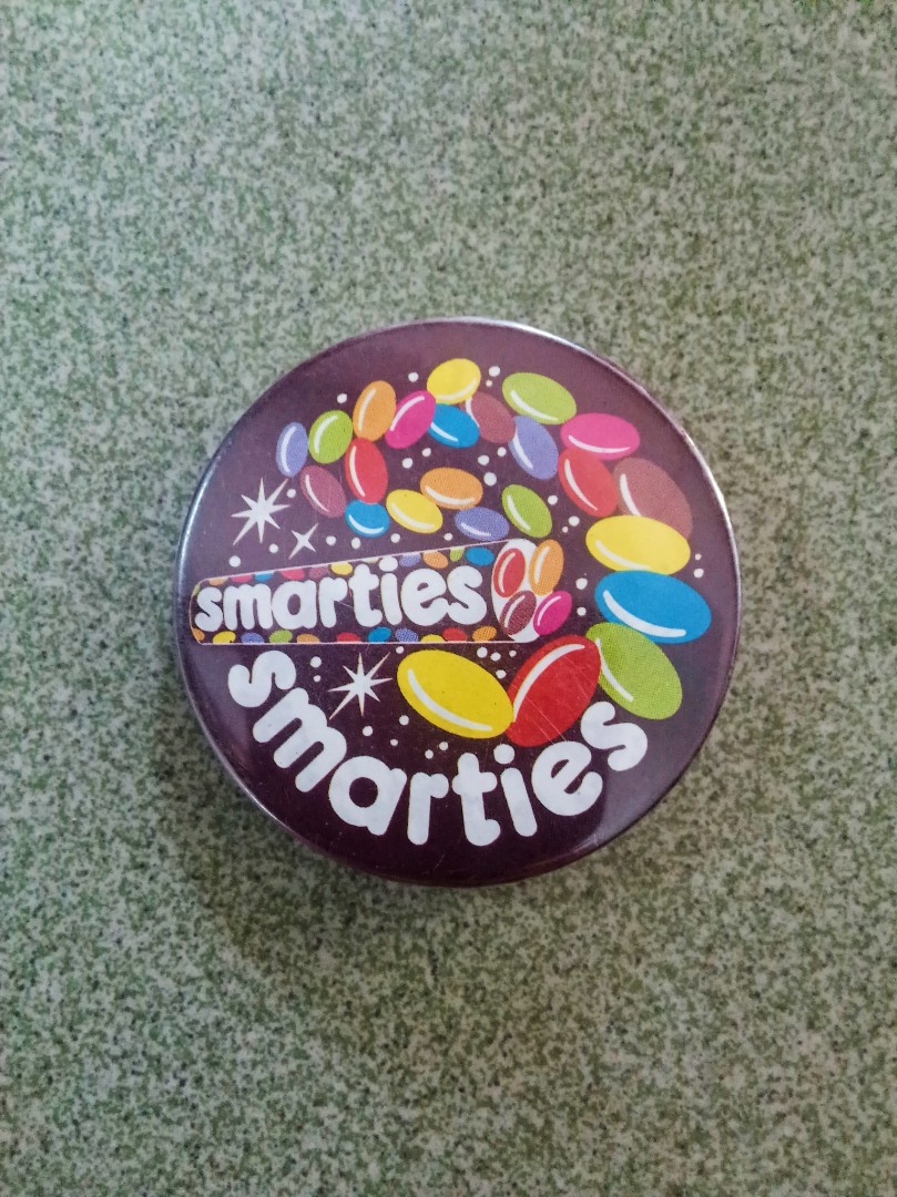 Vintage 90's Smarties Candy/Chocolate Button Badge. Lencana Butang ...