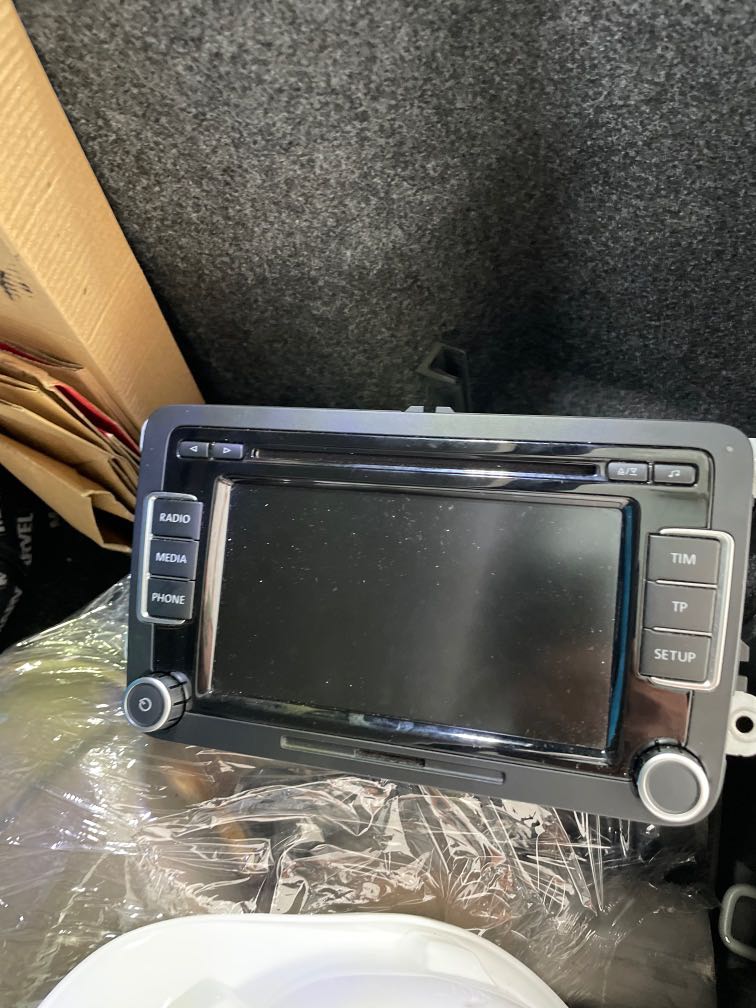 VW head unit, Car Accessories, Accessories on Carousell