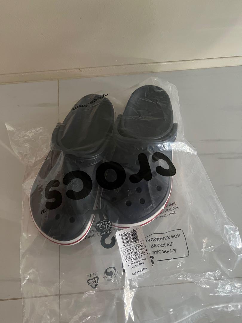 Crocs size US 7, Men's Fashion, Footwear, Flipflops and Slides on Carousell