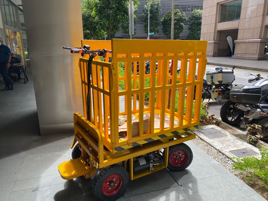 Heavy loading electric lifting trolly, Everything Else on Carousell