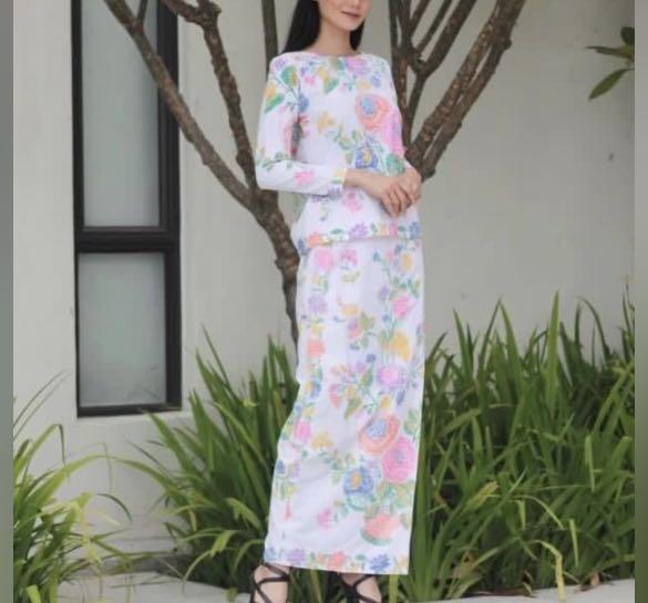 Kurung Lab Melur White Kurung Kedah, Women's Fashion, Muslimah Fashion ...