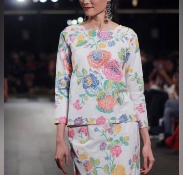 Kurung Lab Melur White Kurung Kedah, Women's Fashion, Muslimah Fashion ...