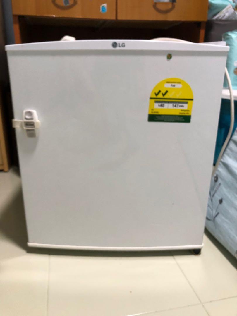 LG mini bar fridge 43L, TV & Home Appliances, Kitchen Appliances ...