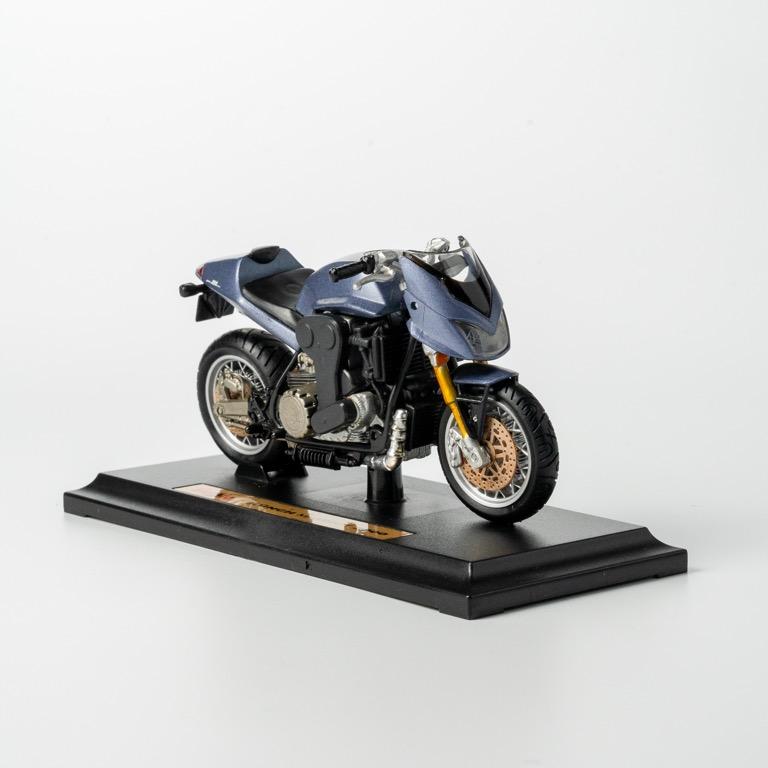 Maisto Munch Mammut 2000_Blue Colour ver, Hobbies & Toys, Collectibles ...