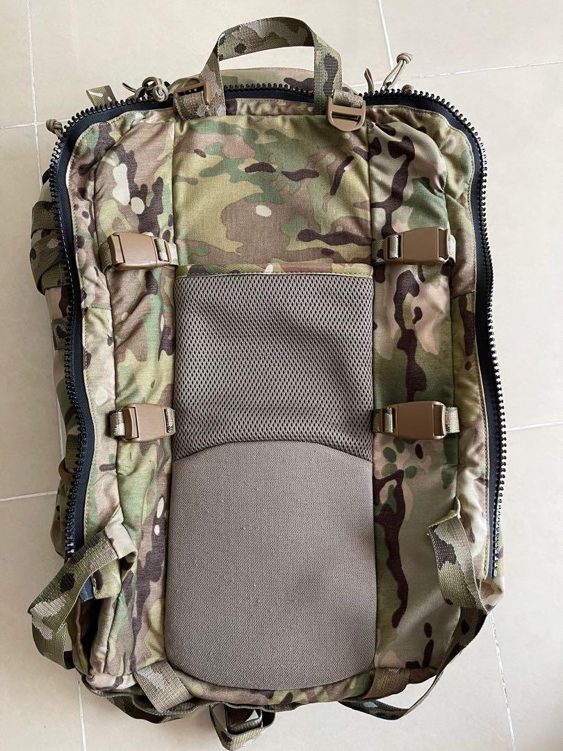 Mystery ranch 3dap matbock drybag multicam, Men's Fashion, Bags ...