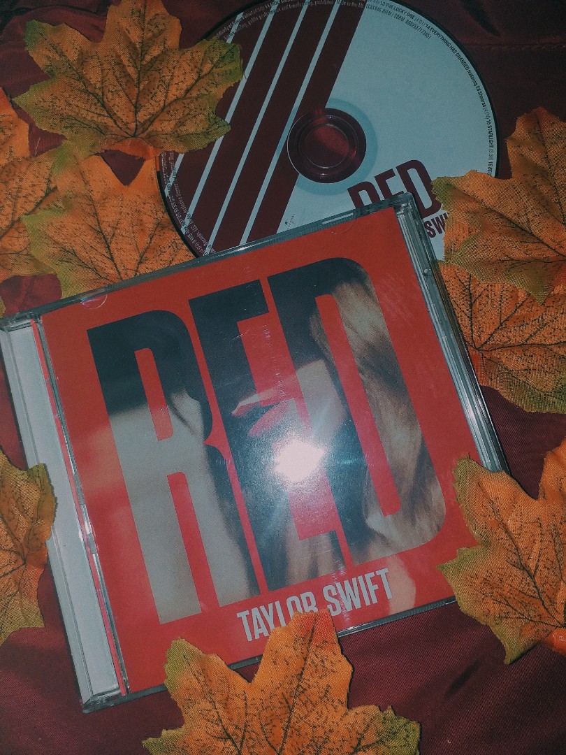Red Deluxe Edition Taylor Swift, Hobbies & Toys, Music & Media, CDs ...