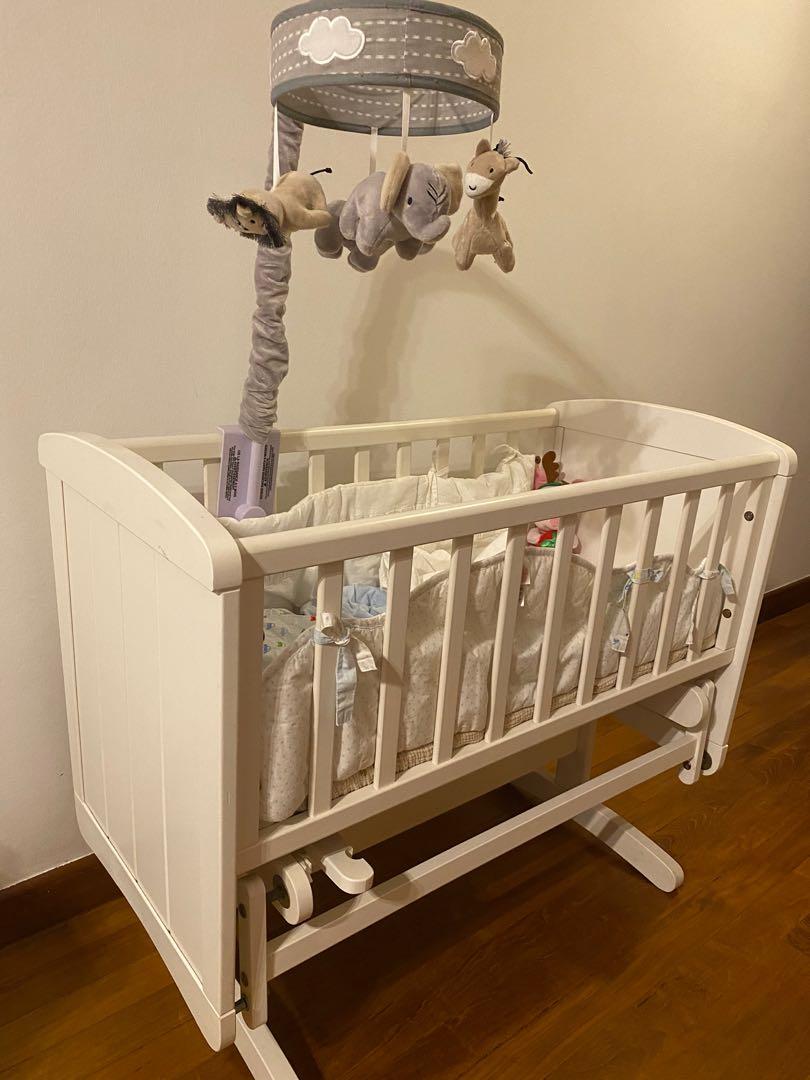 Rocking baby crib, Babies & Kids, Baby Nursery & Kids Furniture, Cots ...