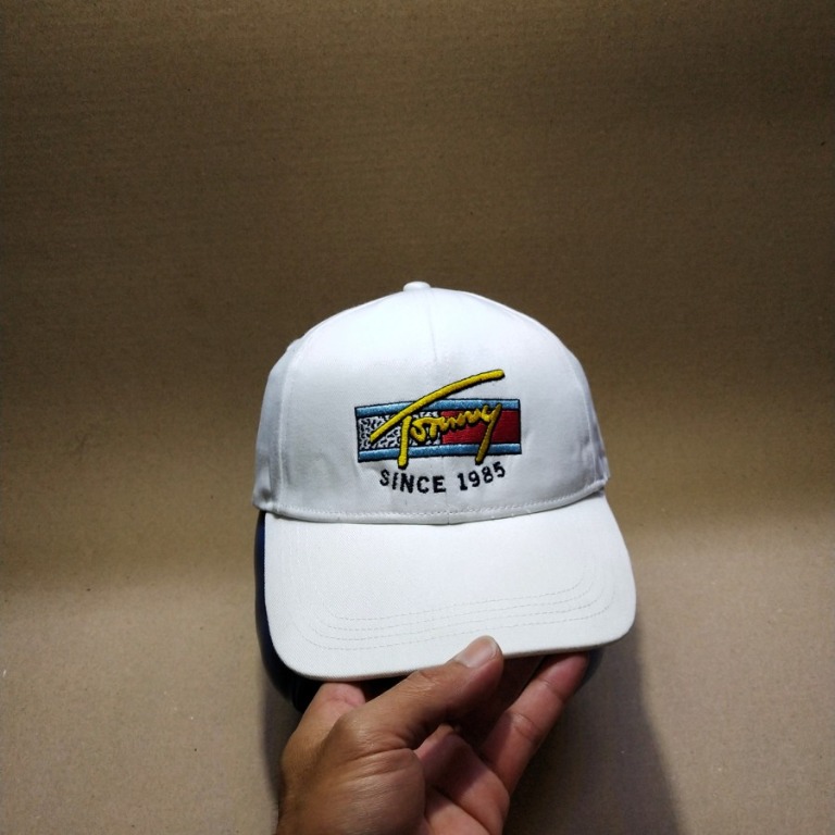 topi tommy hilfiger putih tebal vintage vtg, Fesyen Pria, Aksesoris ...