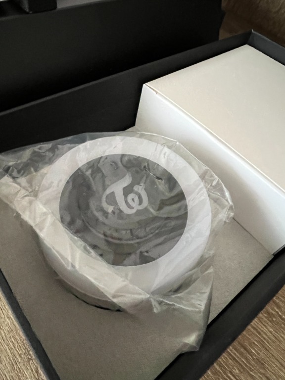 TWICE LIGHT BAND KIT, Hobbies & Toys, Music & Media, Music Accessories ...