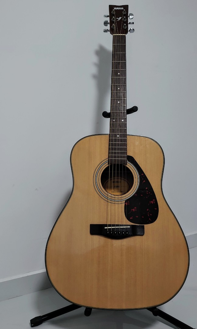 YAMAHA F600 Acoustic Guitar, Hobbies & Toys, Music & Media, Musical ...