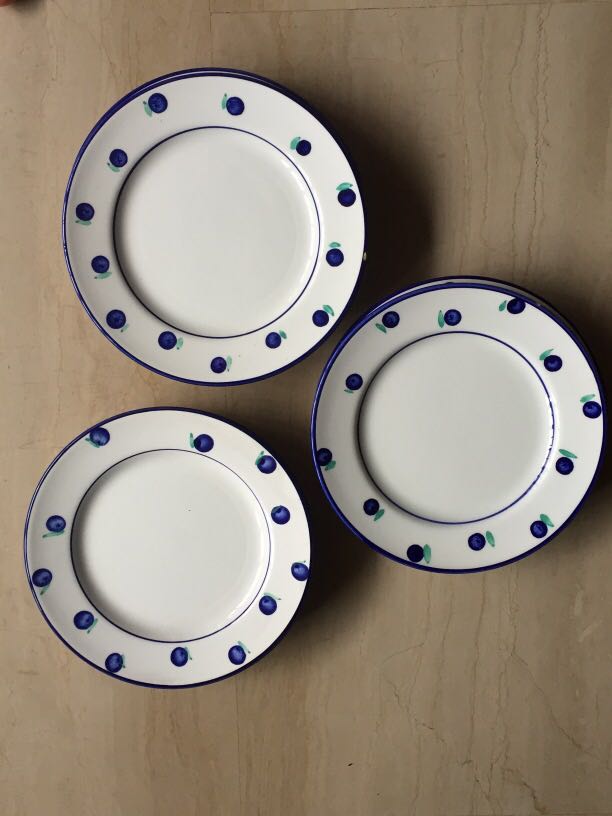 Blueberry plates x9, Furniture & Home Living, Kitchenware & Tableware ...