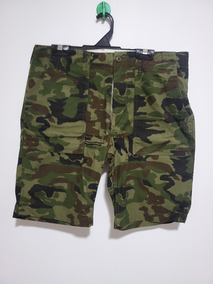 Camo men berm, Men's Fashion, Bottoms, Shorts on Carousell