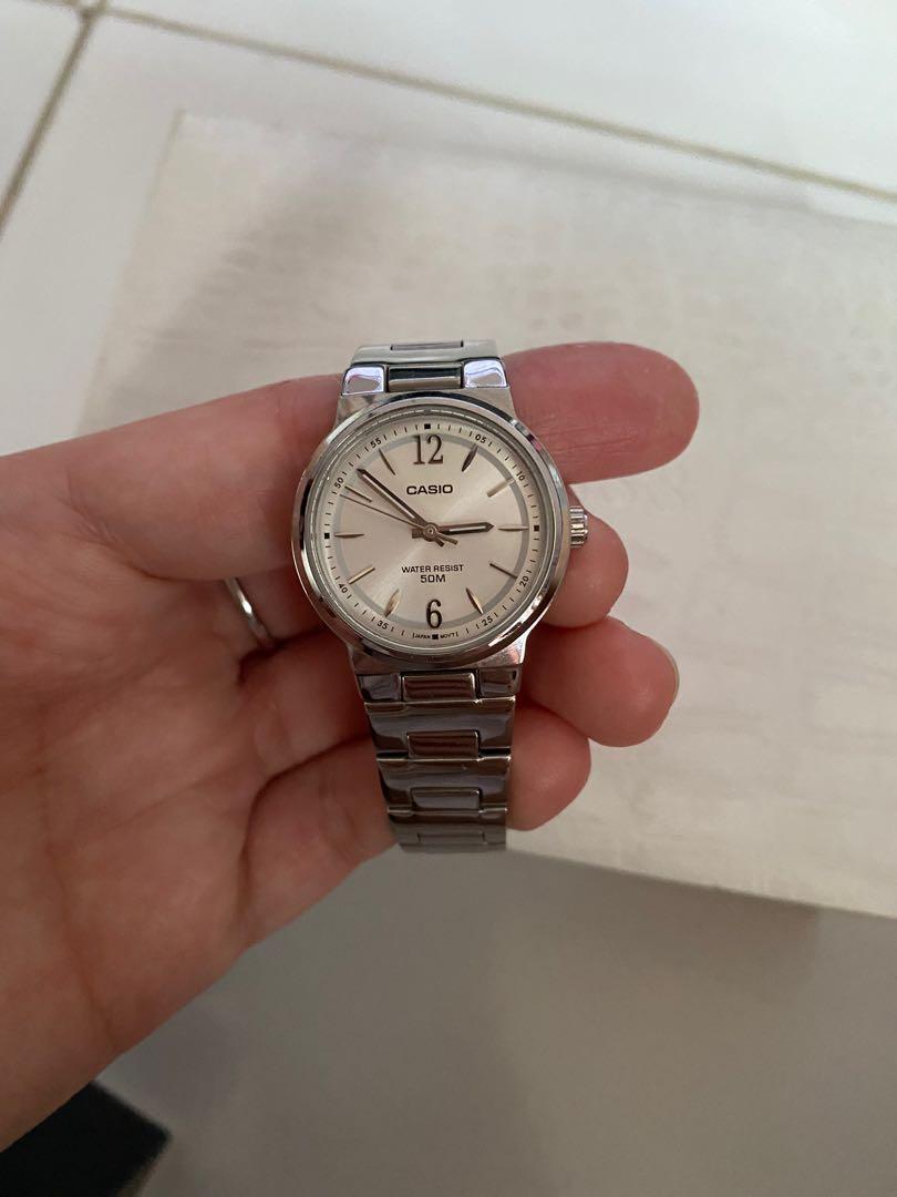 Casio Silver - Original, Fesyen Wanita, Jam Tangan di Carousell