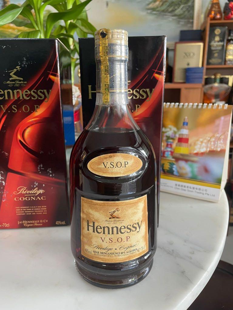 Hennessy VSOP 700ml, Food & Drinks, Beverages on Carousell