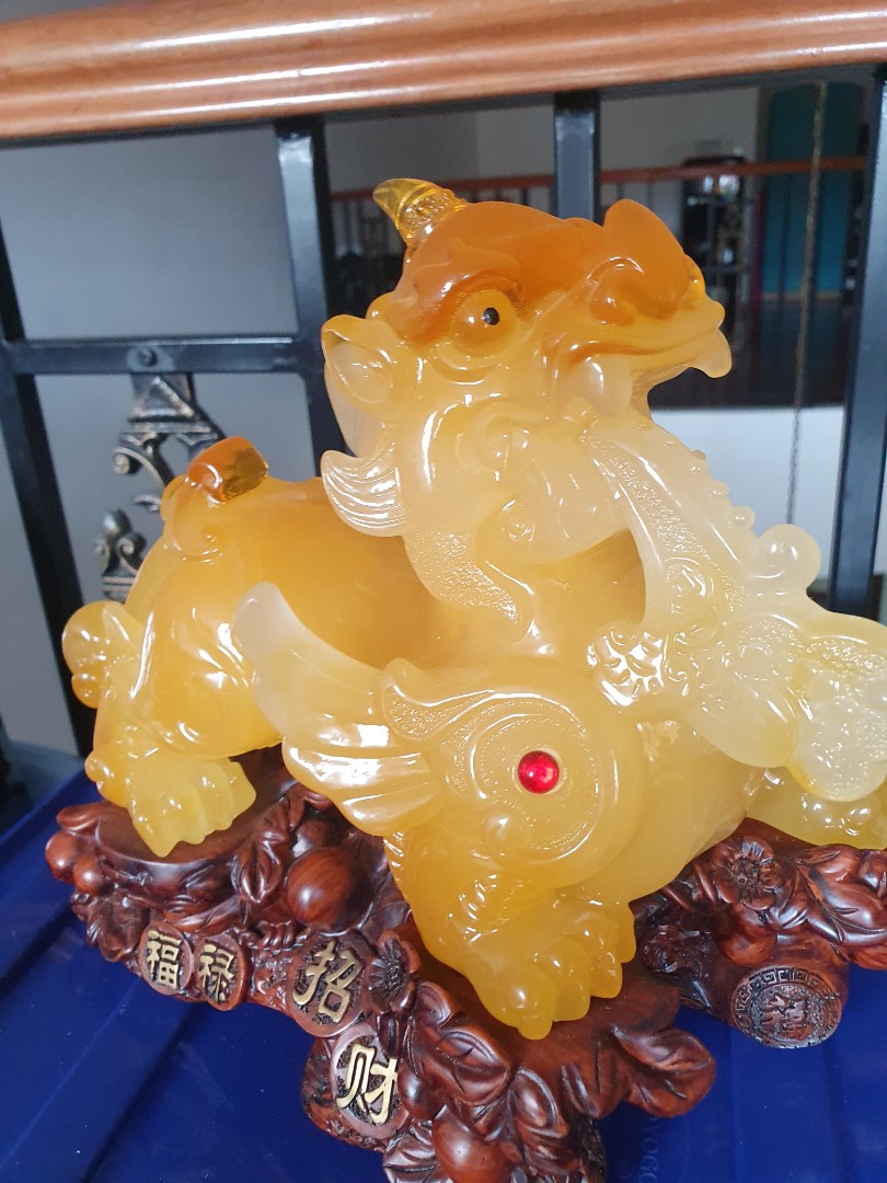 Liuli Good Luck Dragon With Base, Hobbies & Toys, Memorabilia ...