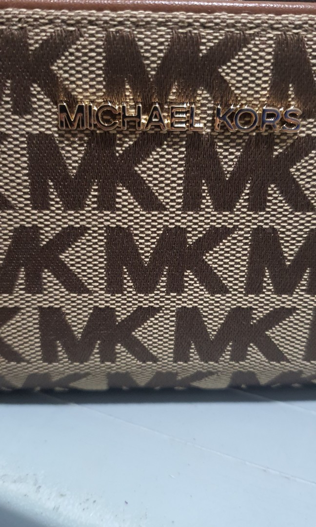 MK medium bifold wallet, Women's Fashion, Bags & Wallets, Wallets ...