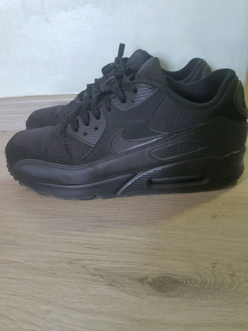 Nike Air Max Essential 90, Men's Fashion, Footwear, Sneakers on Carousell