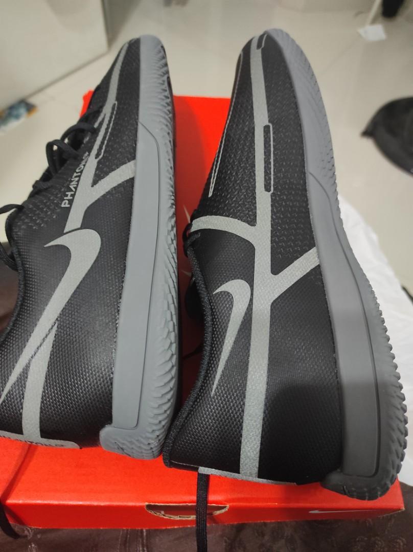 Nike Phantom Indoor Turf Futsal Shoe, Men's Fashion, Footwear, Boots on ...