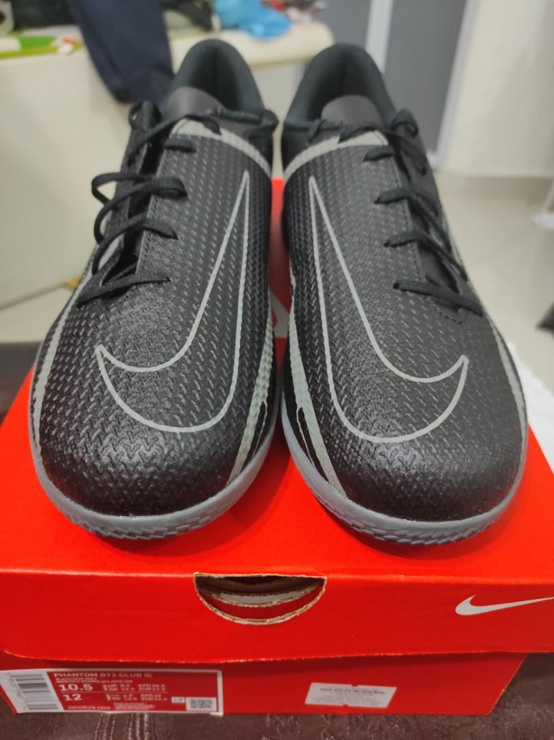 Nike Phantom Indoor Turf Futsal Shoe, Men's Fashion, Footwear, Boots on ...
