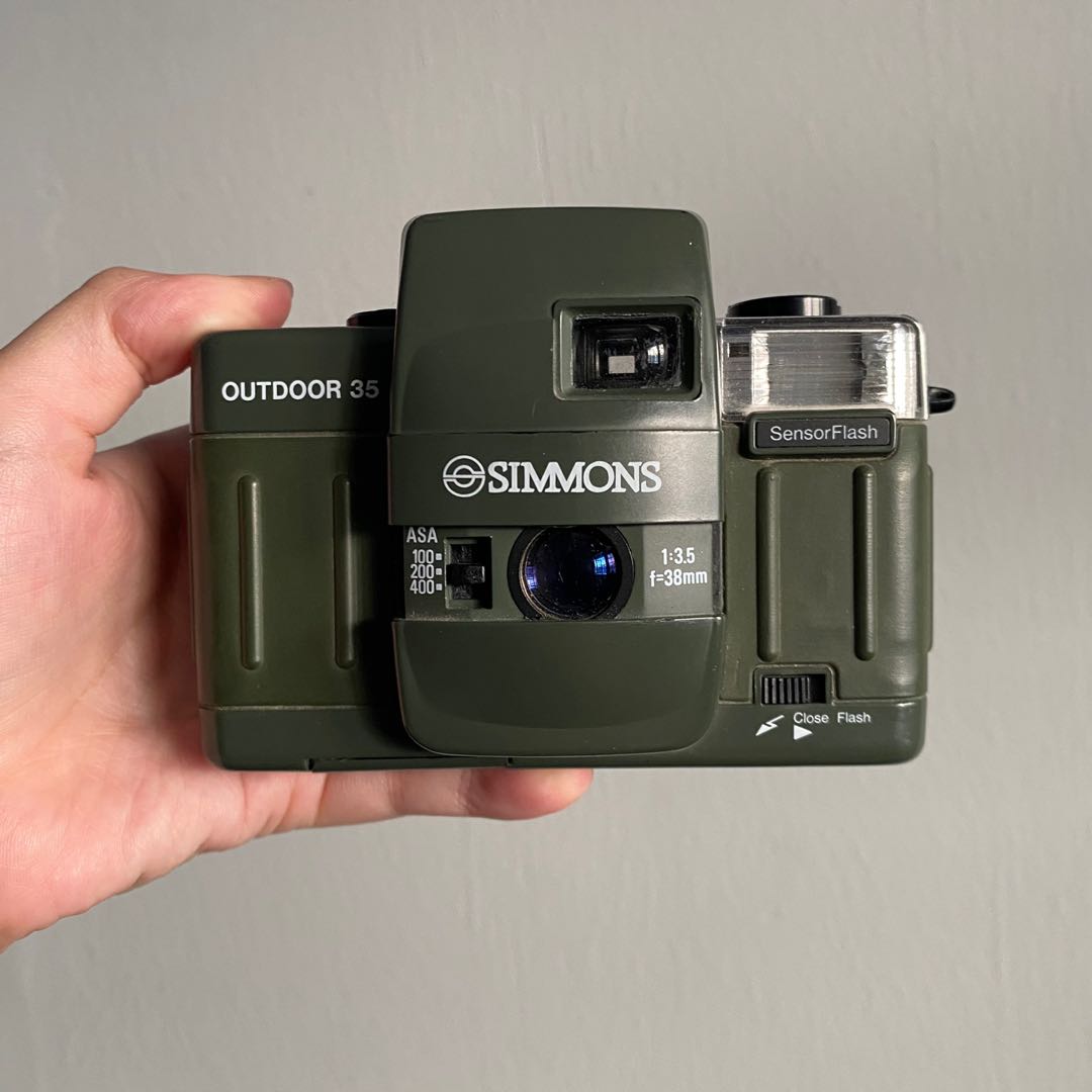 Rare Simmons outdoor 35mm film camera, Photography, Cameras on Carousell