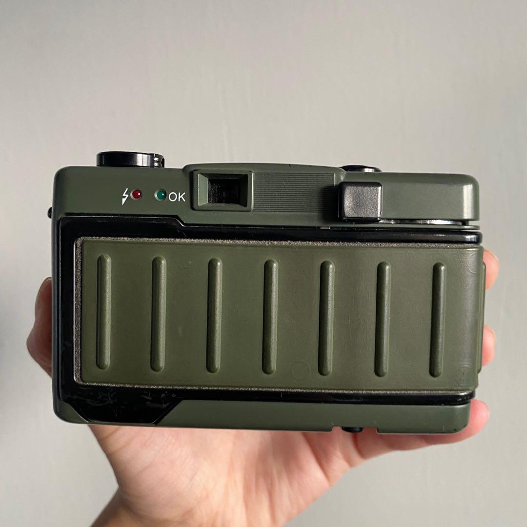 Rare Simmons outdoor 35mm film camera, Photography, Cameras on Carousell