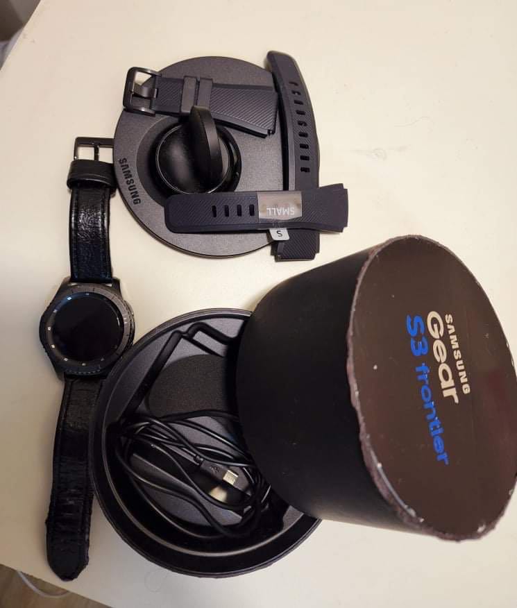 SAMSUNG FRONTIER WATCH, Mobile Phones & Gadgets, Wearables & Smart ...