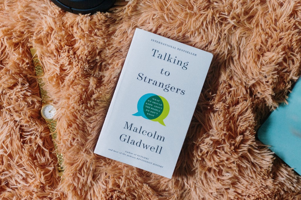 Talking to Strangers by Malcolm Gladwell, Hobbies & Toys, Books ...