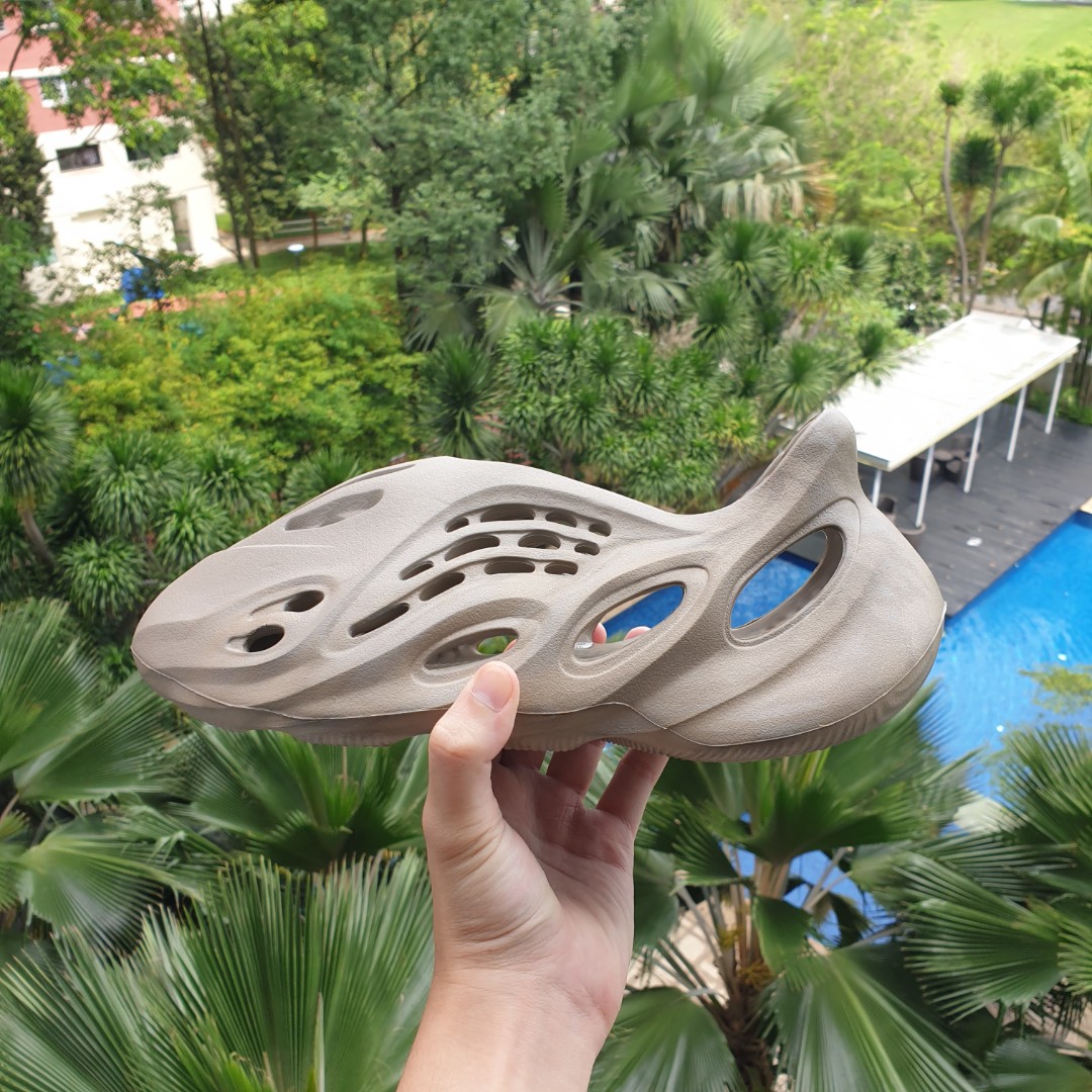 Adidas Yeezy Foam Runner Stone Sage, Men's Fashion, Footwear, Sneakers ...