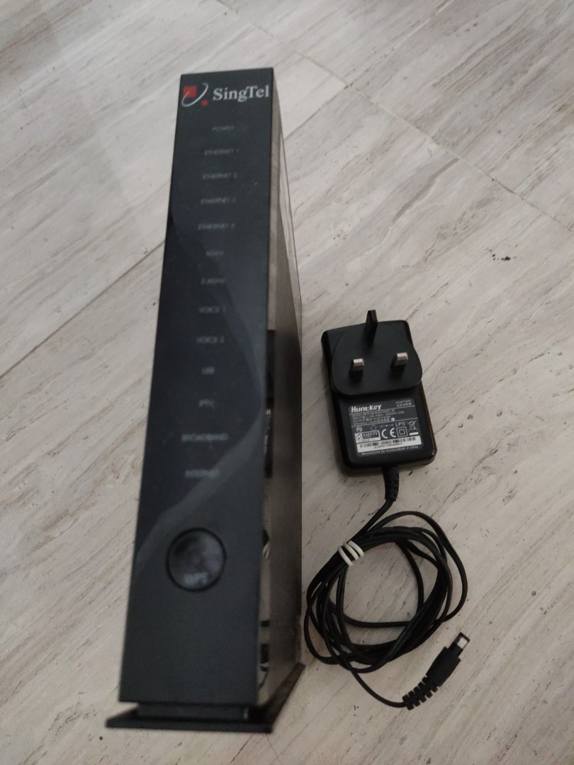 Aztech DSL7002GRV(S) dual band gigabit router, Computers & Tech, Parts ...