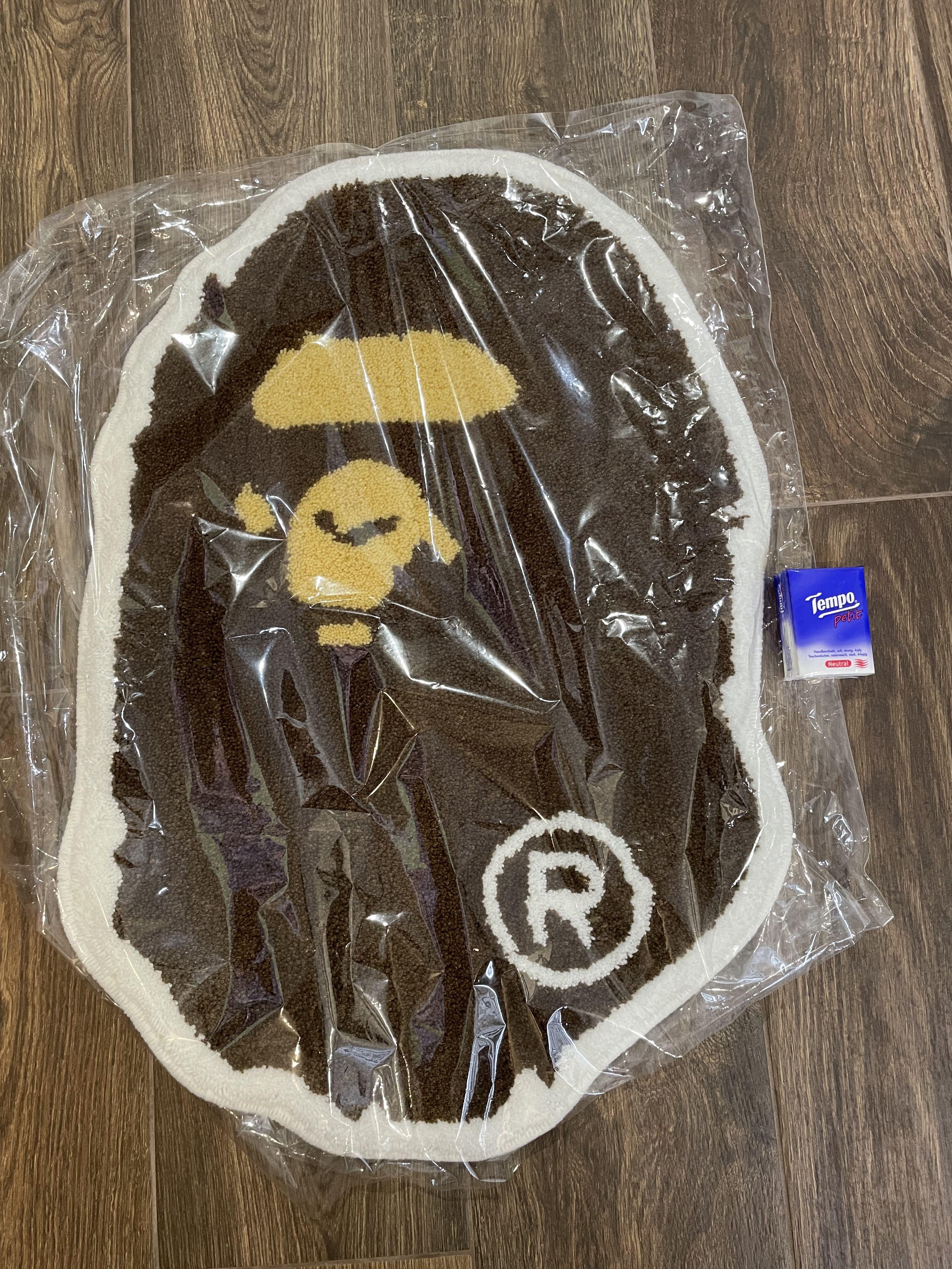 Bape 地氈 bathing ape head rug 地氈, 傢俬＆家居, 家居裝飾, 地氊 - Carousell
