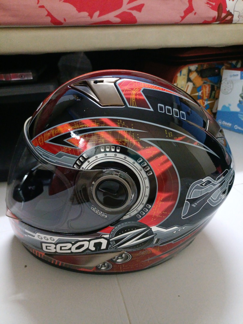 Beon full face helmet, Motorcycles, Motorcycle Apparel on Carousell