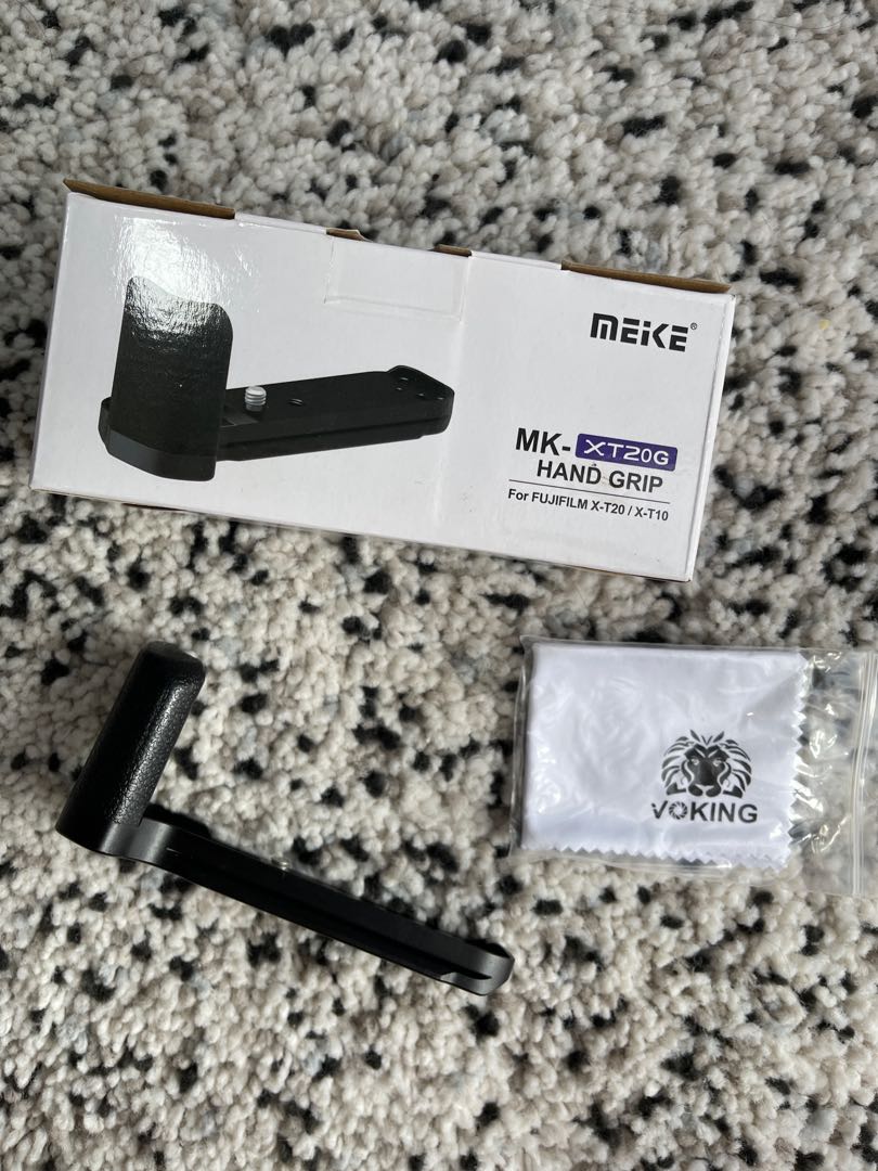 Fujifilm XT20 Grip, Photography, Cameras on Carousell