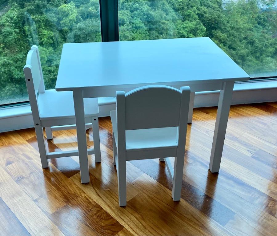 Ikea Sundvik Table and 2 chairs, 兒童＆孕婦用品, 兒童傢具, 兒童傢具 - 桌子及椅子 - Carousell