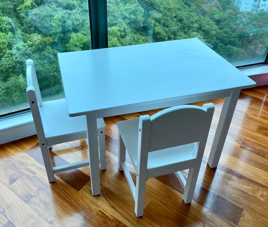 Ikea Sundvik Table and 2 chairs, 兒童＆孕婦用品, 兒童傢具, 兒童傢具 - 桌子及椅子 - Carousell