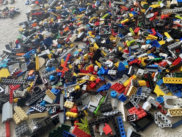 Lego one big box of assorted Lego pieces, Hobbies & Toys, Toys & Games ...