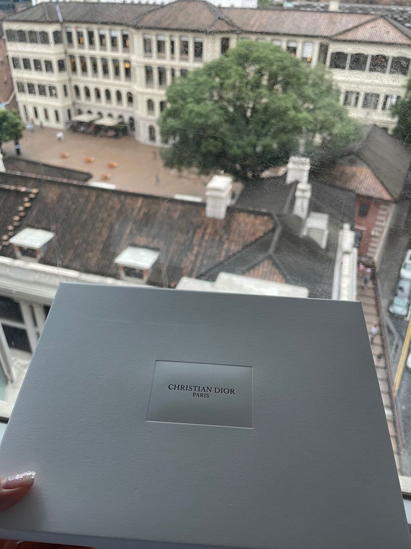 Maison Christian Dior perfume set with ceramic diffuser, 美容＆化妝品, 健康及美容 ...