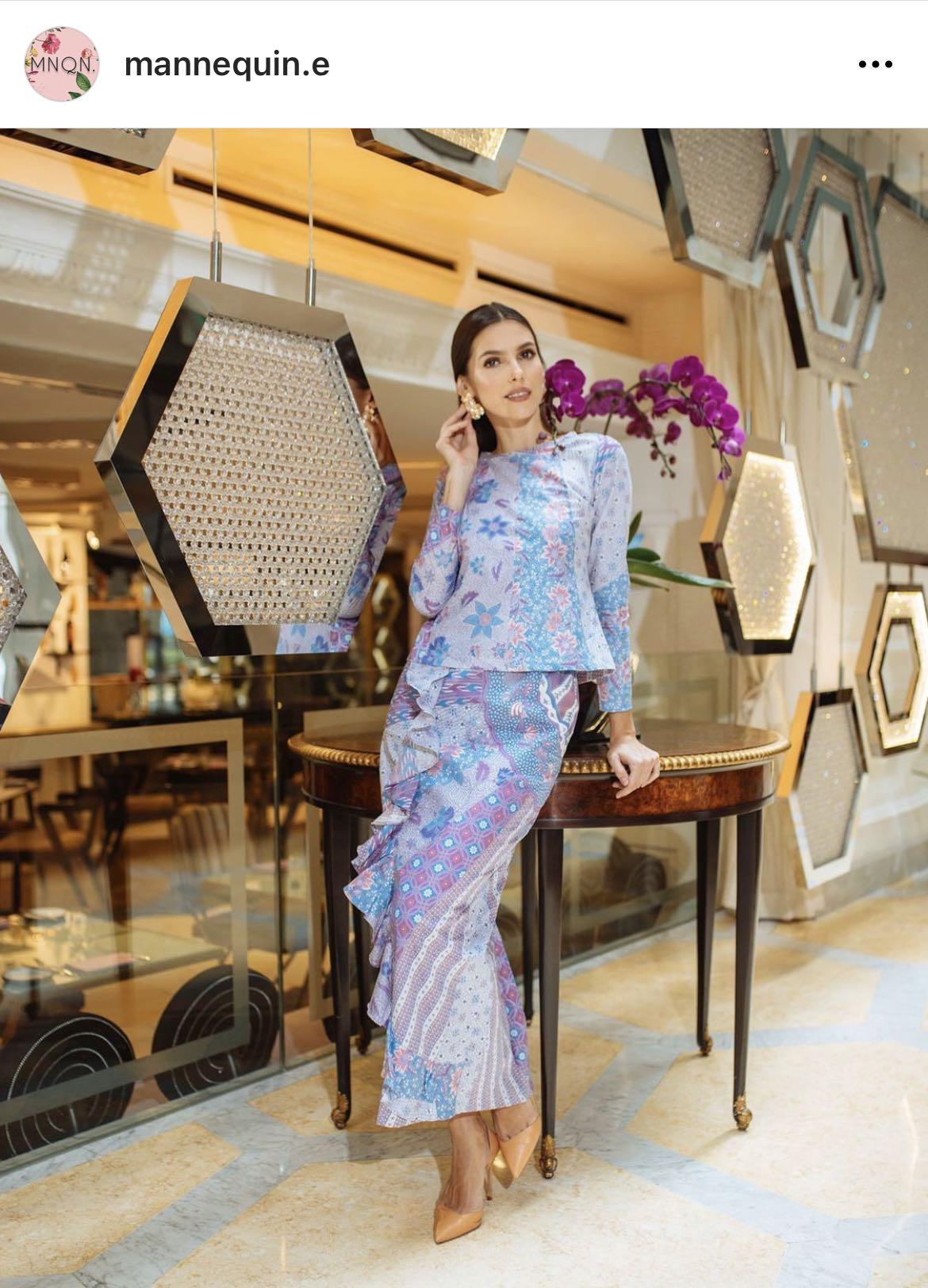 Mannequin.e MNQN Luna Kurung, Women's Fashion, Muslimah Fashion, Baju ...