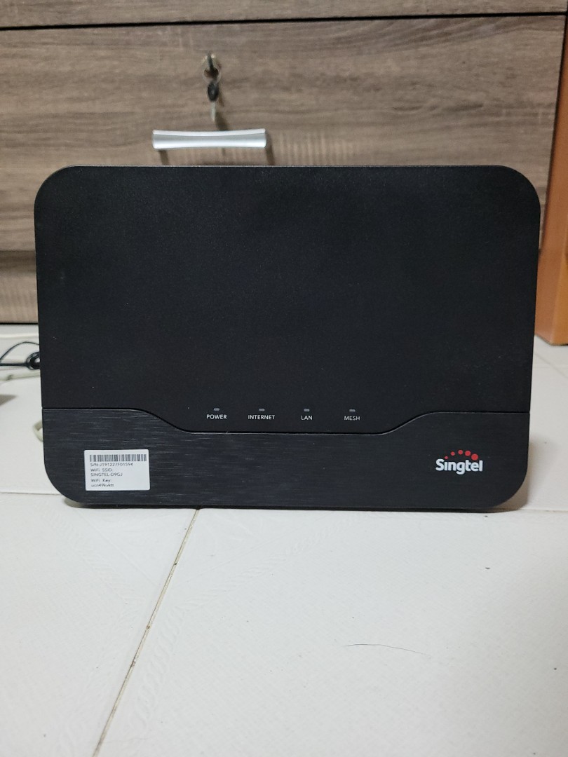 Singtel mesh router + Huawei Network Router, Computers & Tech, Parts ...