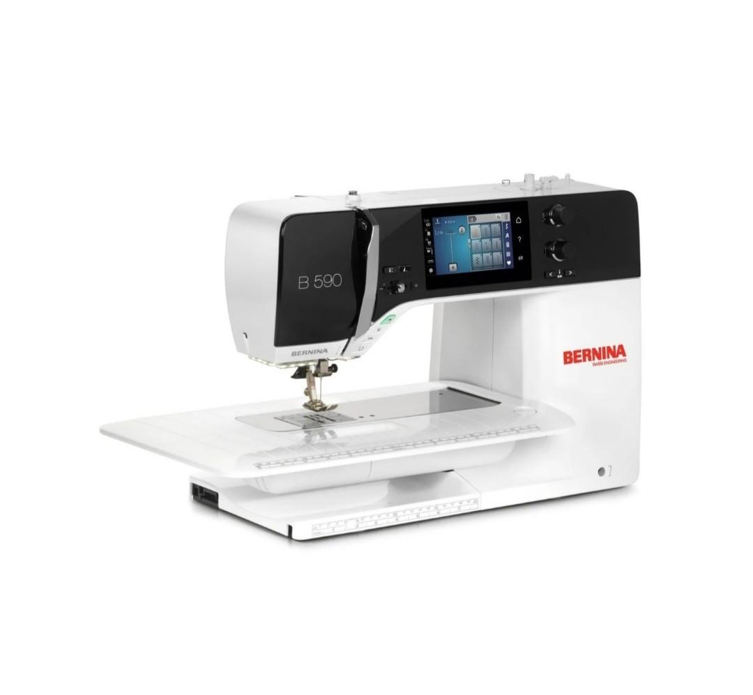 Bernina B590 with Embroidery Module, Hobbies & Toys, Stationery & Craft ...