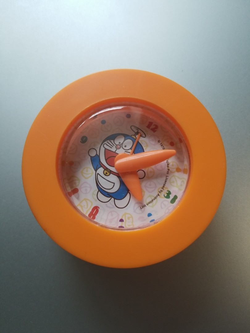 Doraemon 叮噹鐘 clock, 傢俬＆家居, 家居裝飾, 時鐘 - Carousell