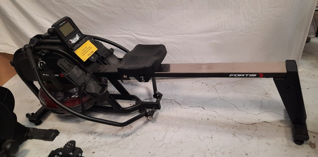 Fortis Water Resistance Full Motion Rowing Machine, Sports Equipment ...